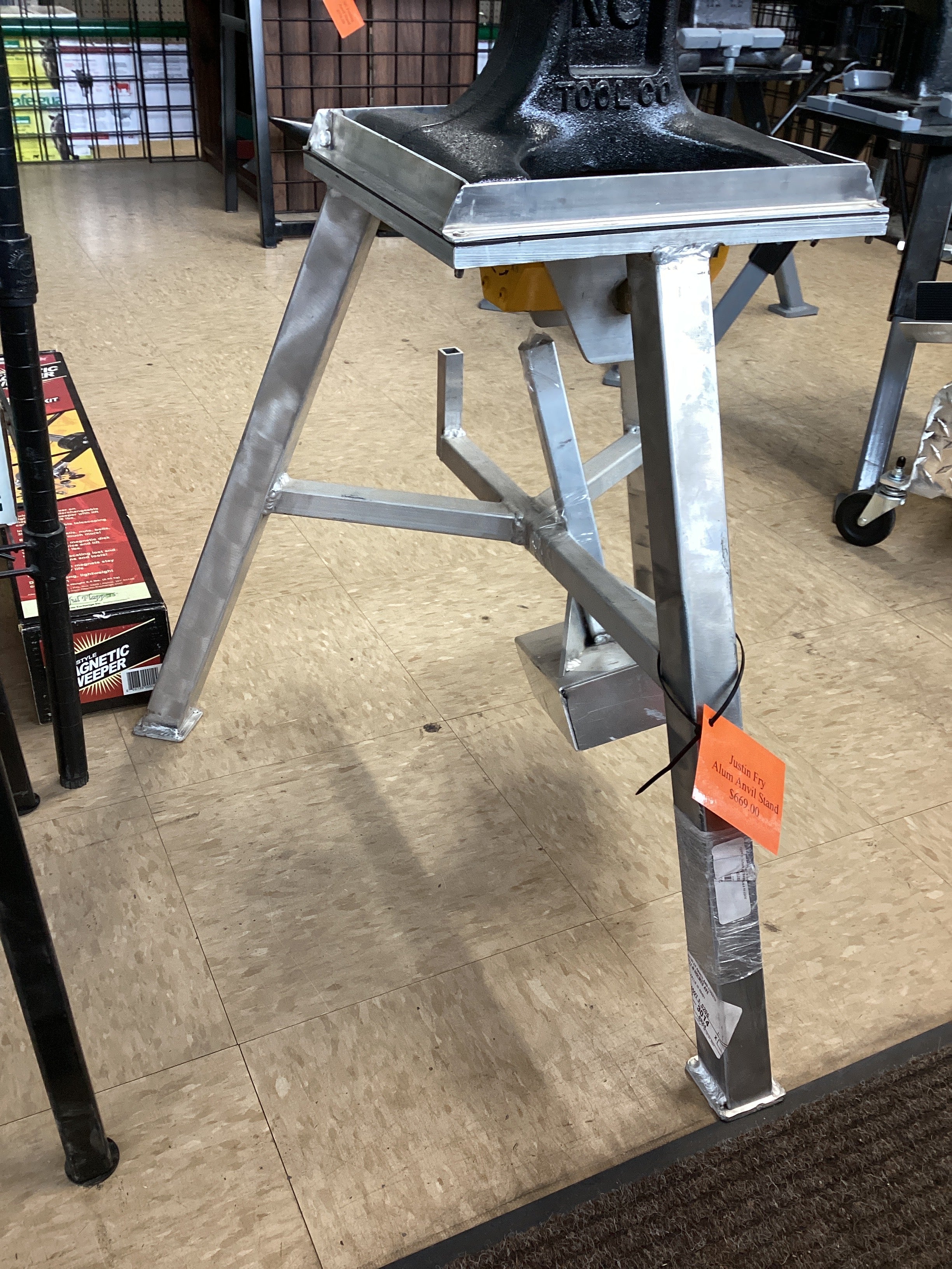 JUSTIN FRY ALUM ANVIL STAND – Geisler Ranch & Livestock Center